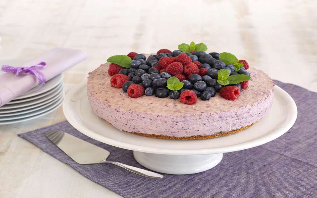 Ostekake med bær og Digestive-kjeks